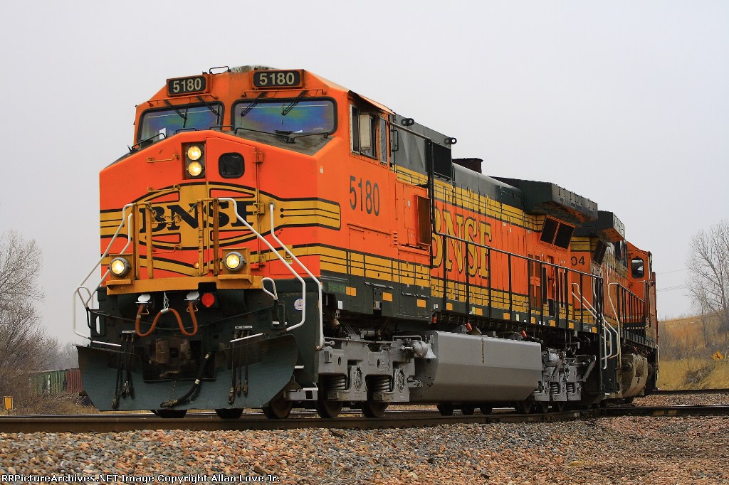 BNSF 5180 north